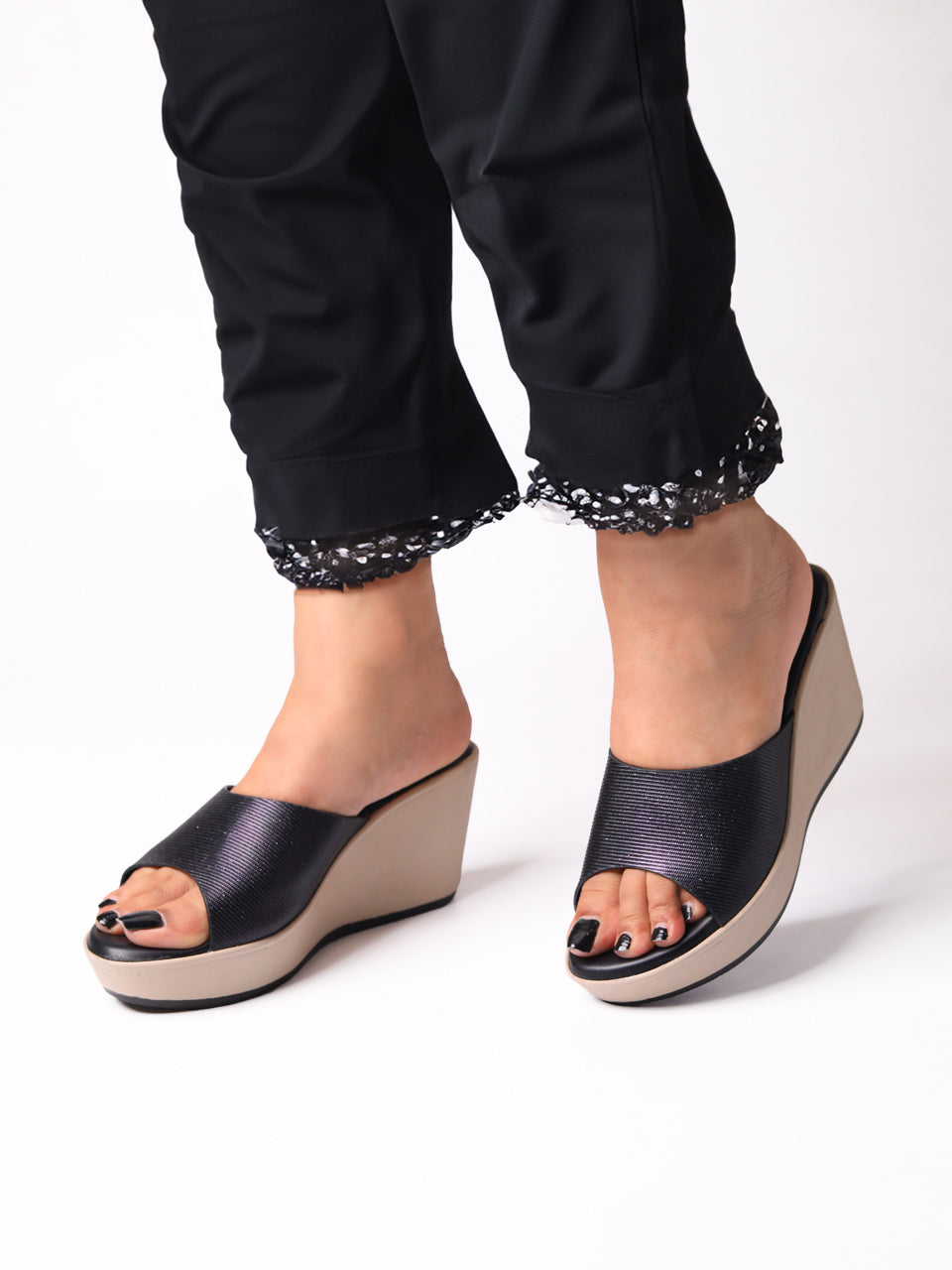 Avia Black Wedge – Monrow Shoes