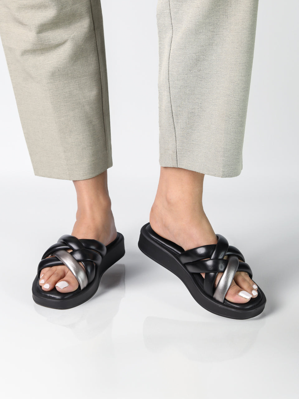 Leah Black Trendy and Fancy casual sandals for women – Monrow Shoes